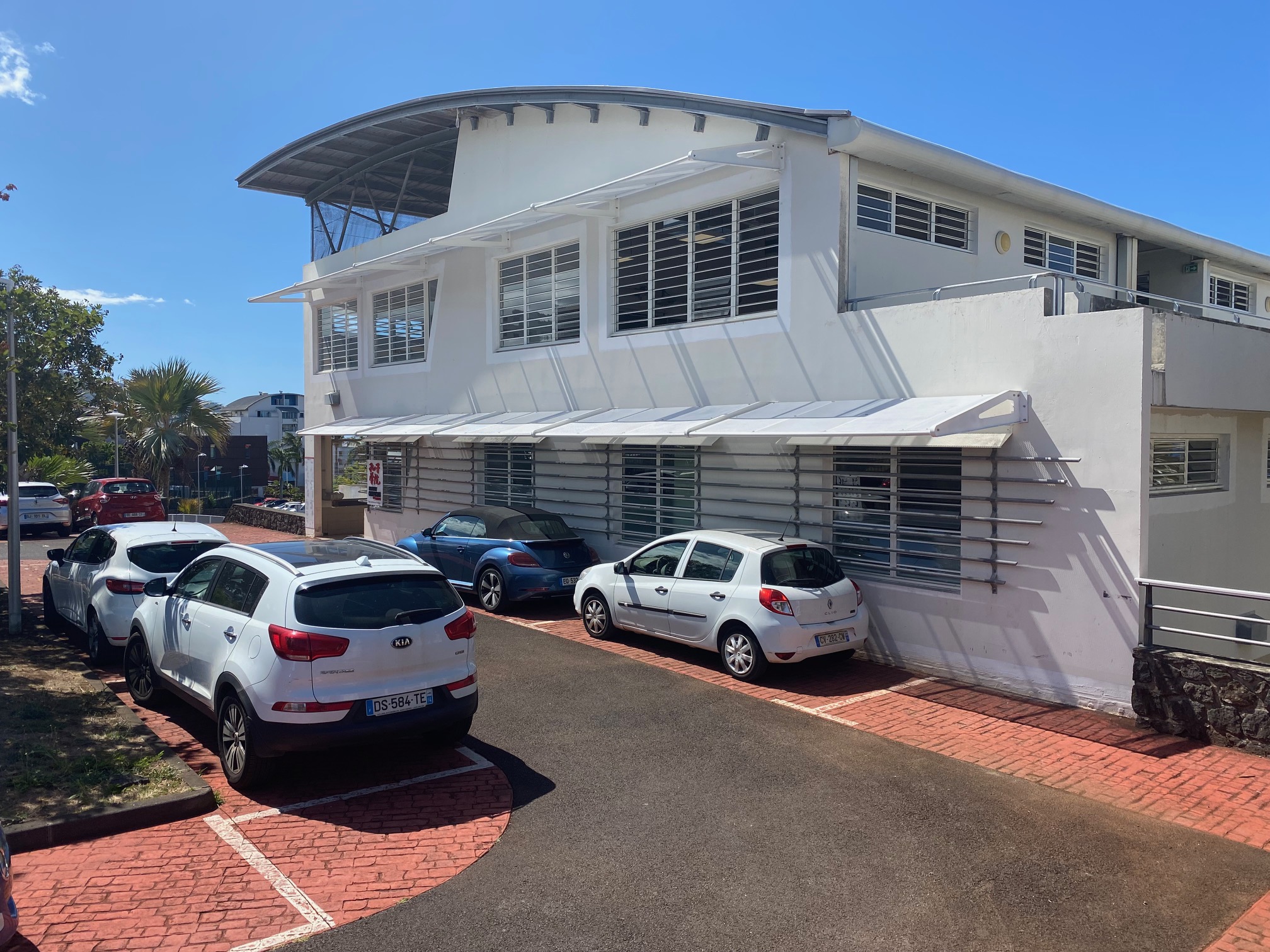 Travaux de rénovation des campus du Moufia et de Terre-Sainte ...